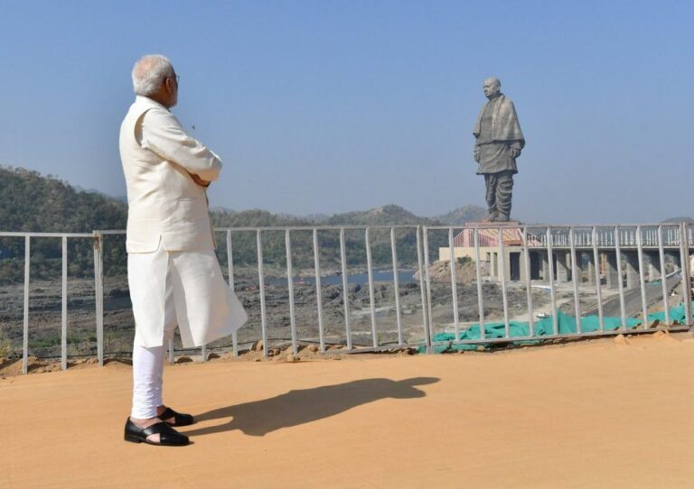 In Pics: PM unveils Sardar Vallabhbhai Patel's 182-metre tall 'Statue ...